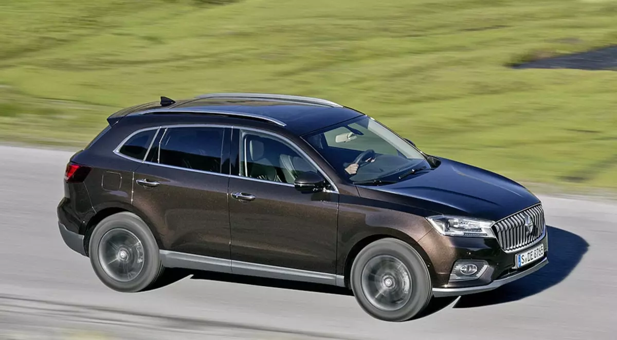 Déi däitscher Chinesesch Crossover Borgward Bx7 erschéngt um Netzwierk 37293_5