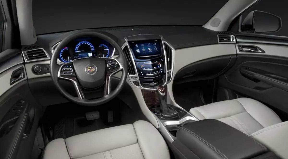 Cadillac-mallivalikoima voidaan täydentää budjetin crossover ja sedan 3730_7