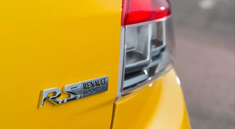 Renault Renault Renault Rena yang terakhir dijual untuk dijual 37488_4