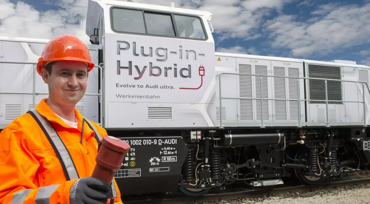 Audi hired a hybrid locomotive 37515_1