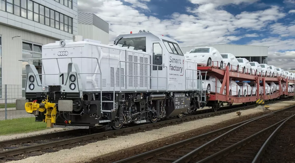 Audi hired a hybrid locomotive 37515_3