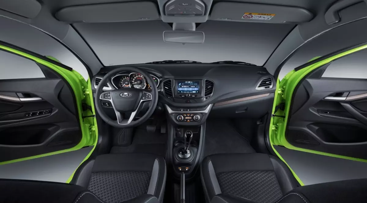 lada_vesta_lime_interior_013.jpg.