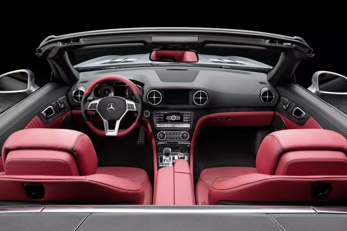 Mercedes-Benz Sl: Interior