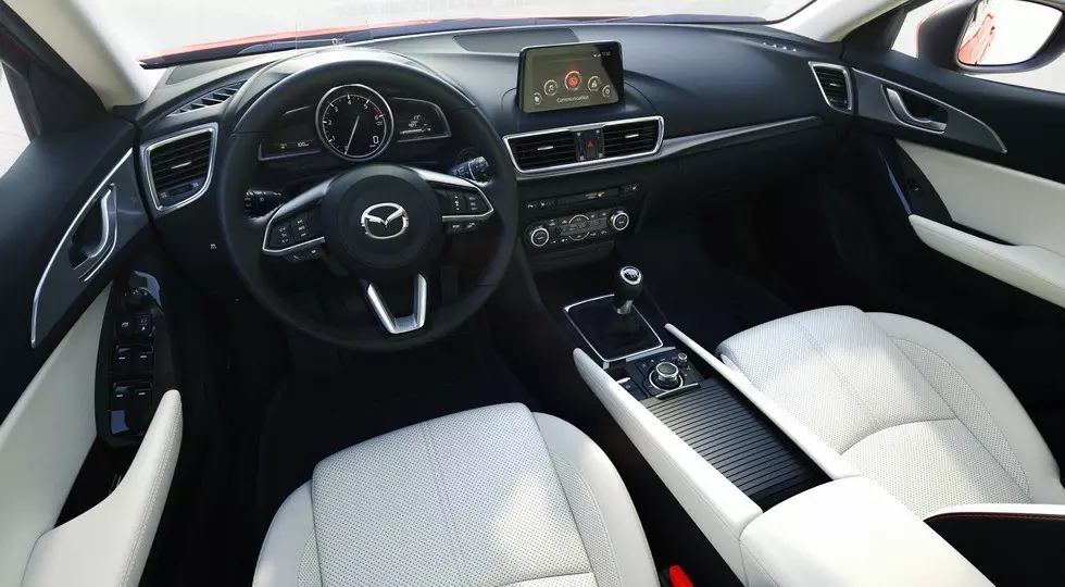 Peniaga Rusia menerima pesanan untuk Mazda3 baru. Harga yang diketahui. 37644_3
