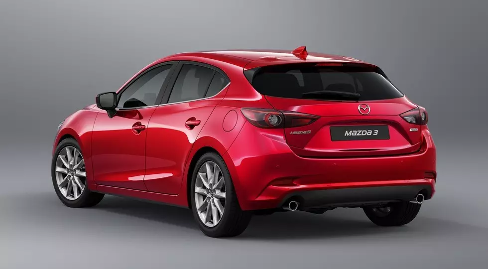 Peniaga Rusia menerima pesanan untuk Mazda3 baru. Harga yang diketahui. 37644_6