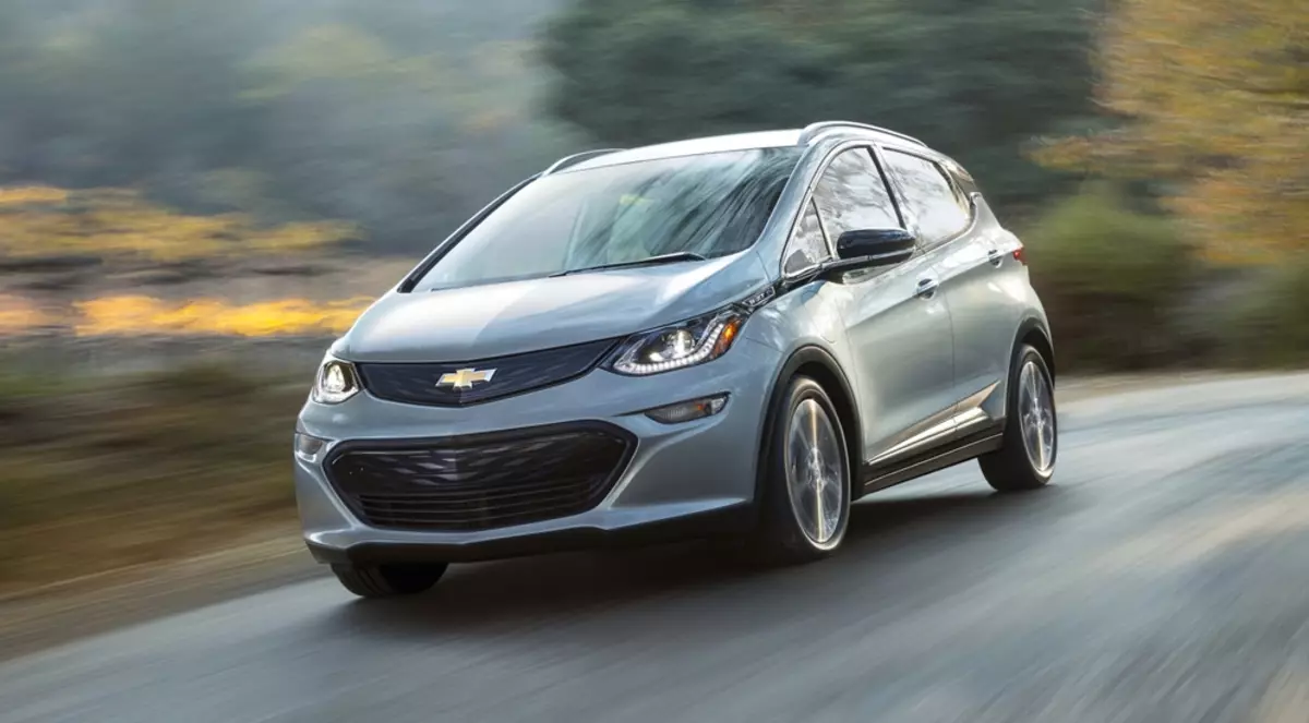 Serial Chevrolet Bolt EV ofizialki ordezkatuta dago 37660_1