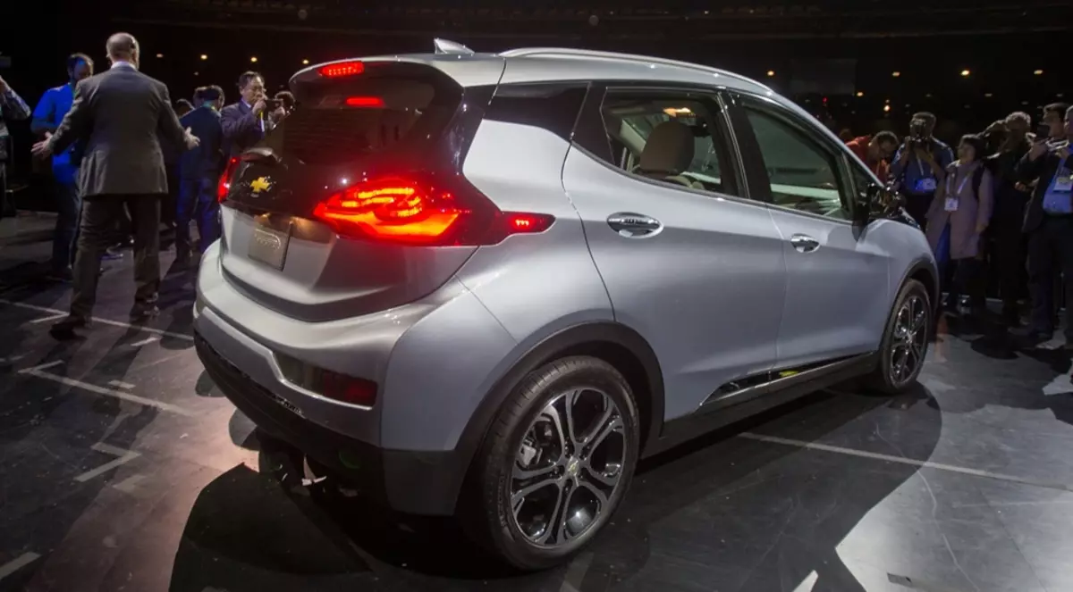 Serial Chevrolet Bolt EV está oficialmente representado 37660_12