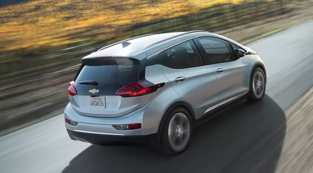 Serial Chevrolet Bolt EV ресми түрде ұсынылған 37660_2