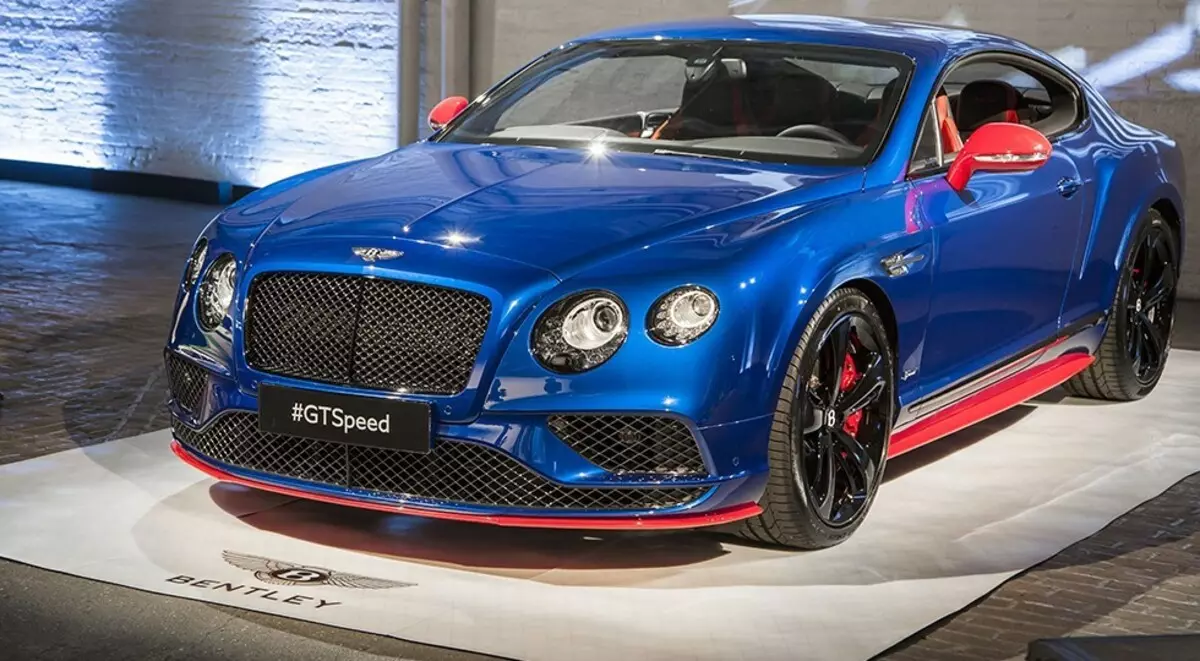 Լուսանկարում, Bentley Continental GT արագությունը Նյու Յորքում