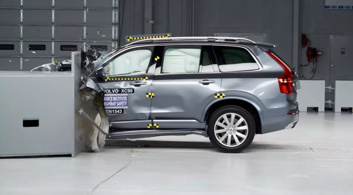 Ngwunye North Mmerica Ngwunye IIHS gosipụtara nchekwa Volvo XC90 nchekwa 37712_1