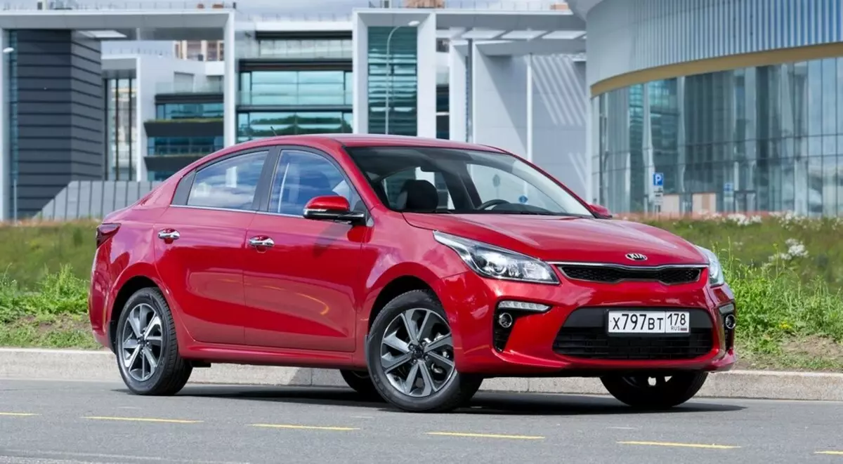 Na foto: KIA Rio Rio Ọgbọ Ọhụrụ