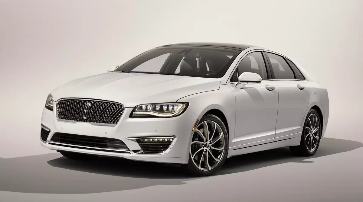 2017_LINCOLN_MKZ_13_HR.JPG。