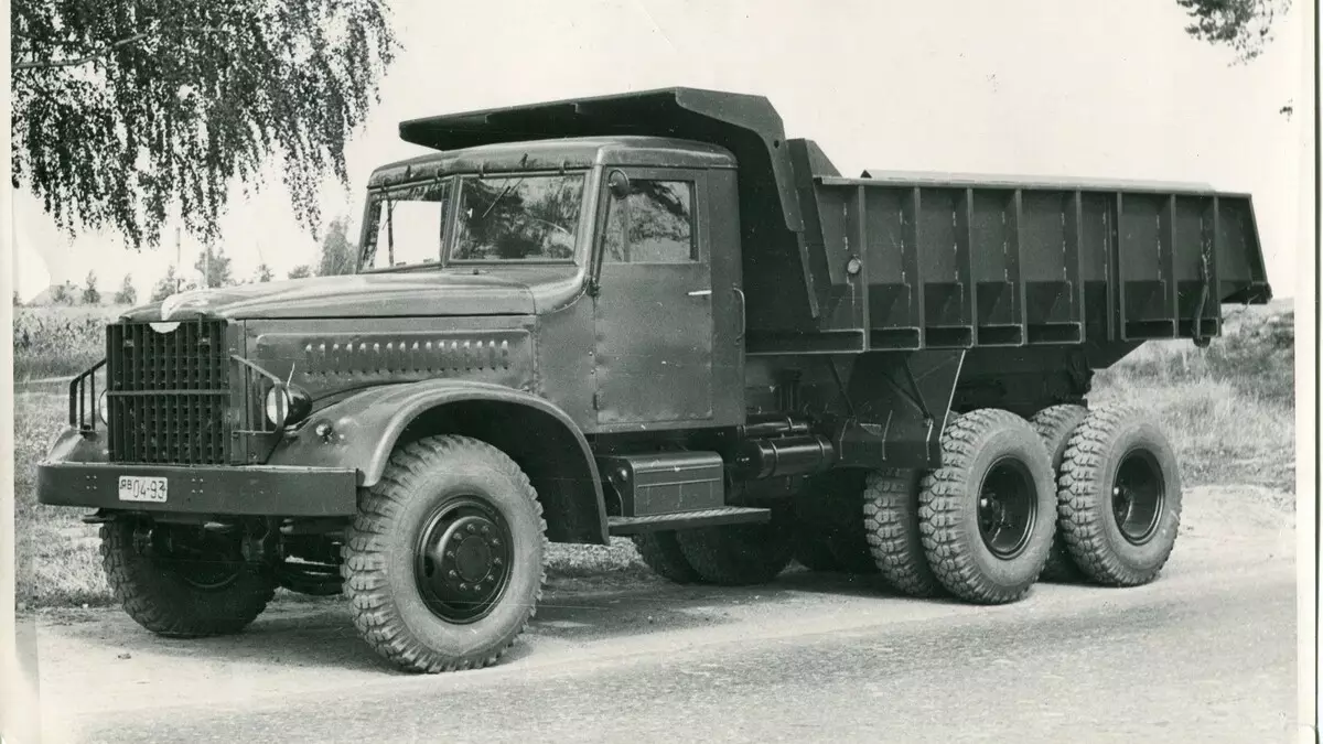 Hûndert jier út tûzen: Wat de Yaroslavl Motor-planten libbet 38022_12