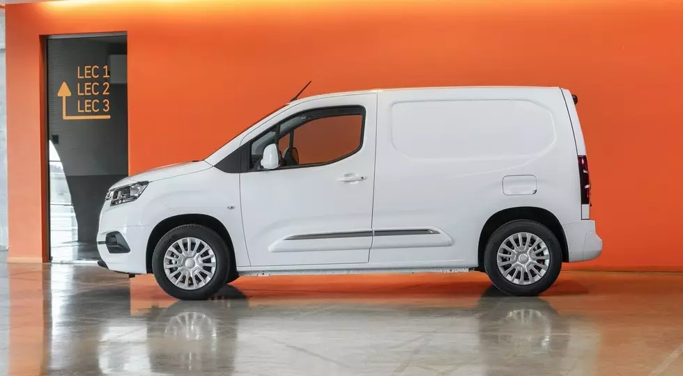 Citroen Berlingo و Peugeot Rifter یکی دیگر از دوقلوها ظاهر شدند - حالا تویوتا 38030_10