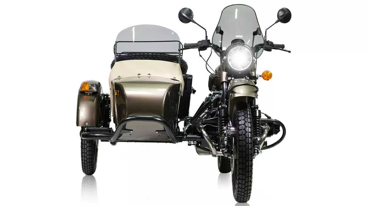 Ural ha notato il suo anniversario con il rilascio di speciali moto da una carrozza 38044_1