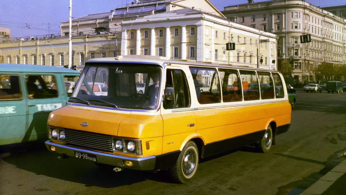 Greške mladih: Zašto minibus Zul nije postao masivan 38111_32