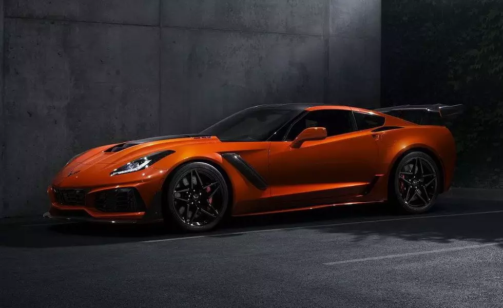 Шевроле Корвет ZR12019.