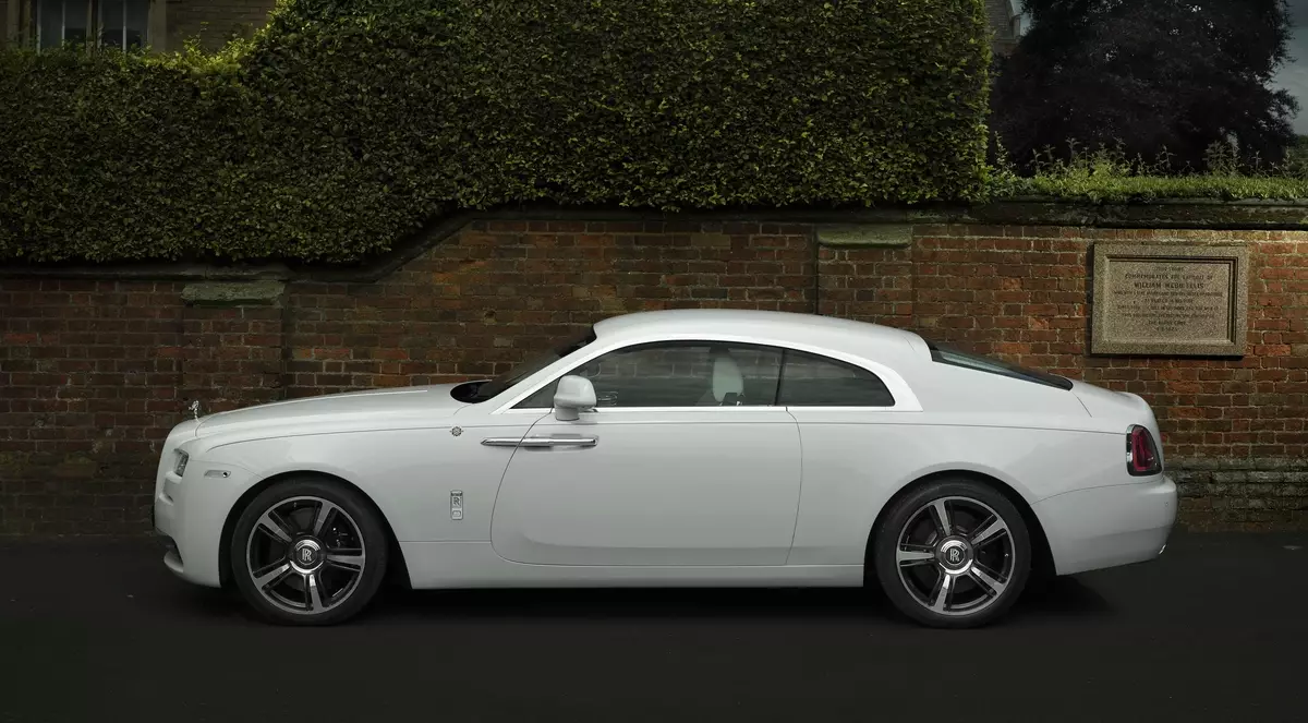 Rolls-Royce เปิดตัว wraith พิเศษอีกครั้ง 38186_2