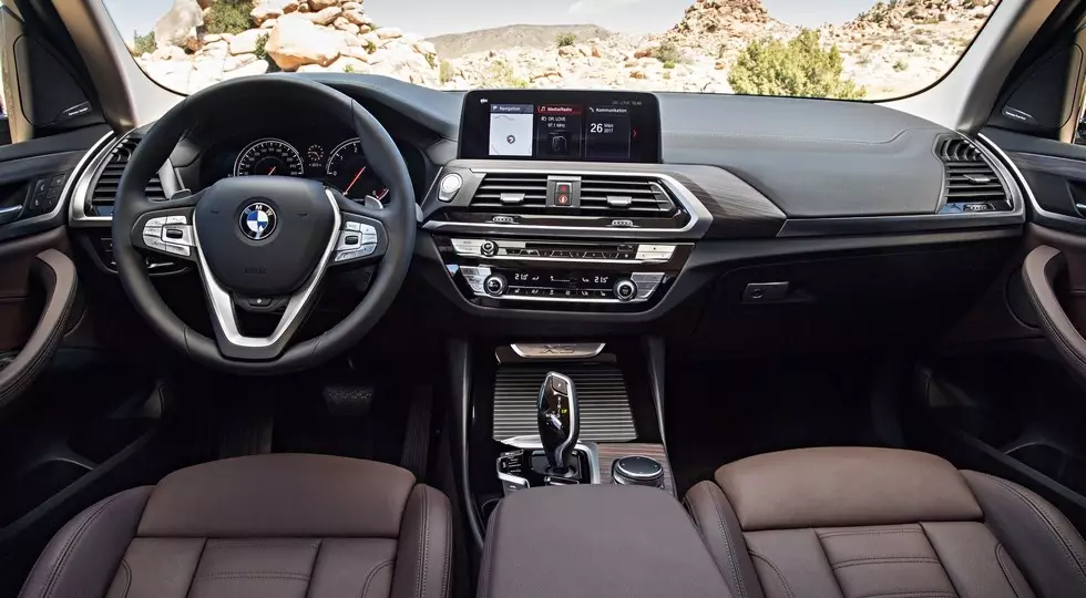 Ọhụụ BMW X3 maka Russia: ndepụta ọnụahịa na ụbọchị ahịa 38361_4