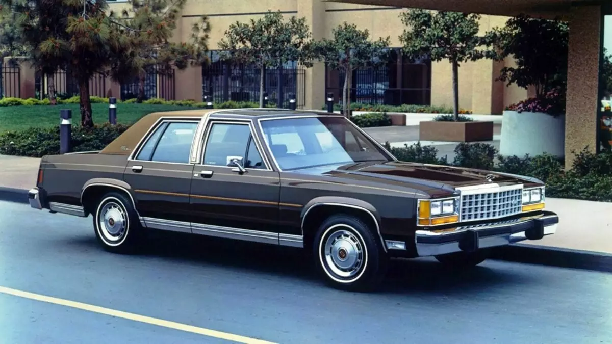 Auf dem Foto: Ford Ltd Crown Victoria '1983-87