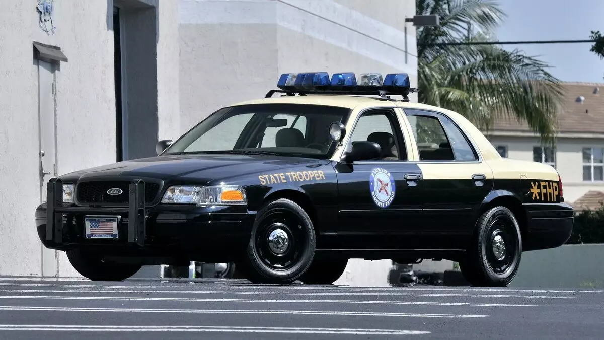 Í myndinni: Ford Crown Victoria P71 Police Interceptor '2001-2011