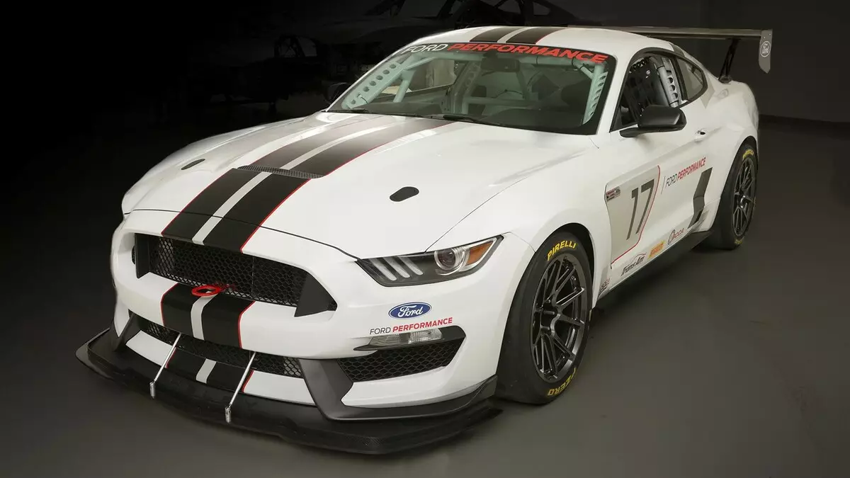 Voiture de course Shelby FP350S