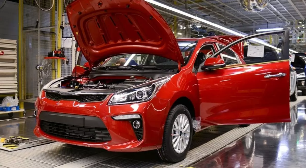 KIA Rio uue põlvkonna seeriaväljalaskmine algas Venemaal 38679_1