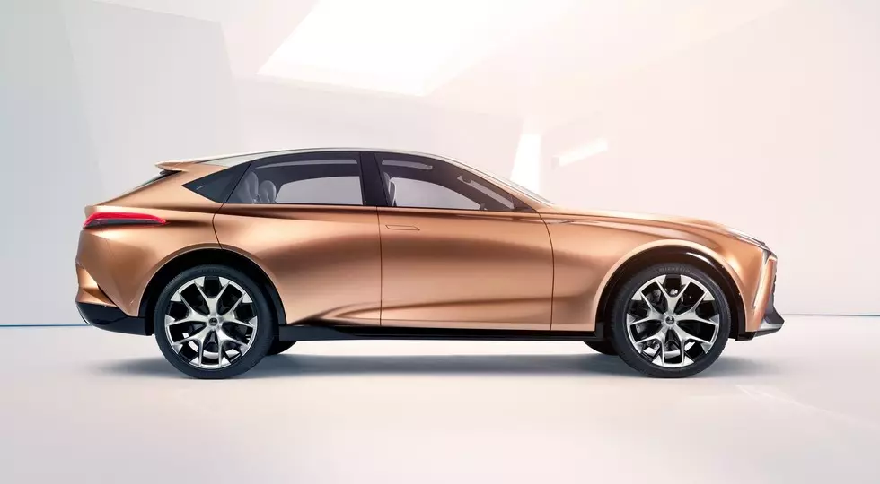 De Lexus huet eng nei luxuriéise Crossover gewisen 38701_3