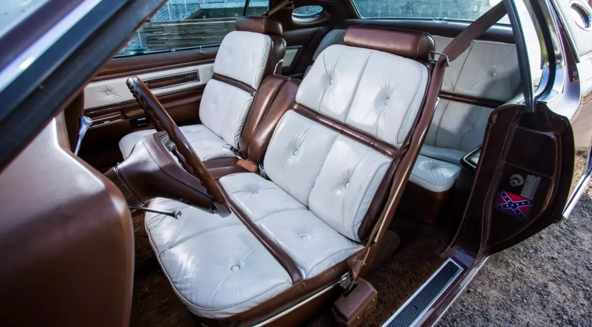 Tes Drive Lincoln Continental Mark IV: Sofa Demokrasi 38716_21