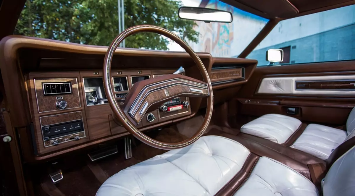 Tes Drive Lincoln Continental Mark IV: Sofa Demokrasi 38716_28