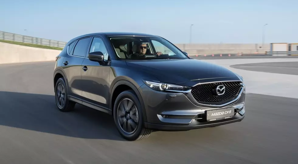 Baru Cross Mazda CX-5 untuk Rusia: Mula Jualan, Peralatan dan Harga 38730_9