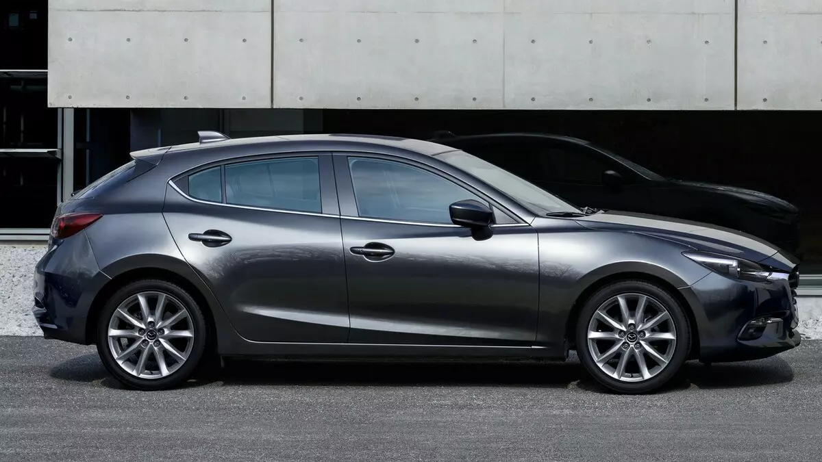 Mazda melaporkan produksi dan penjualan mobil pada bulan Oktober 38734_3