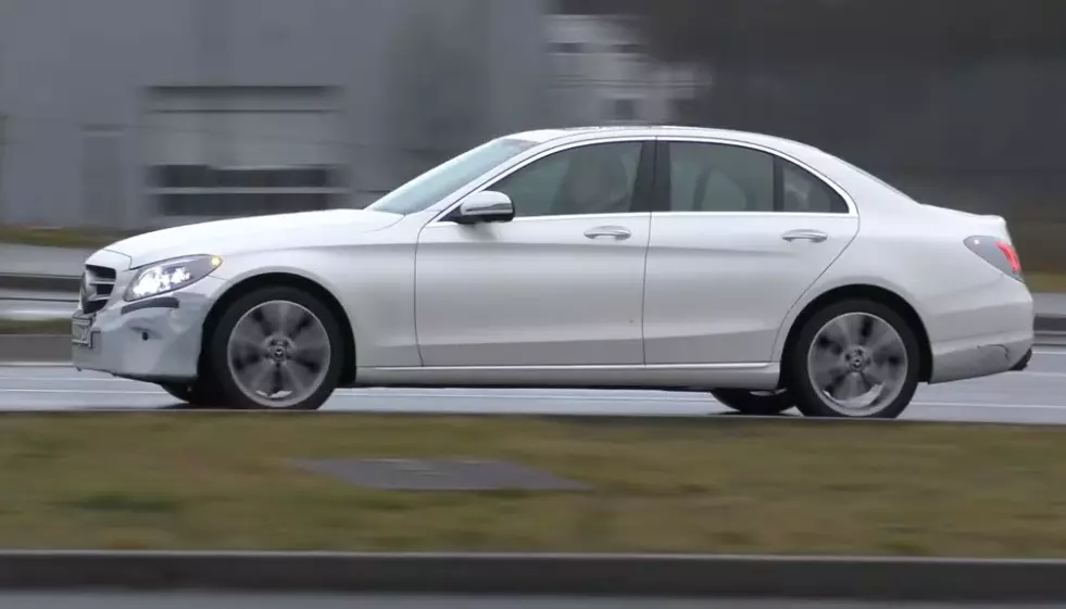 Mercedes-Benz C-Class 1