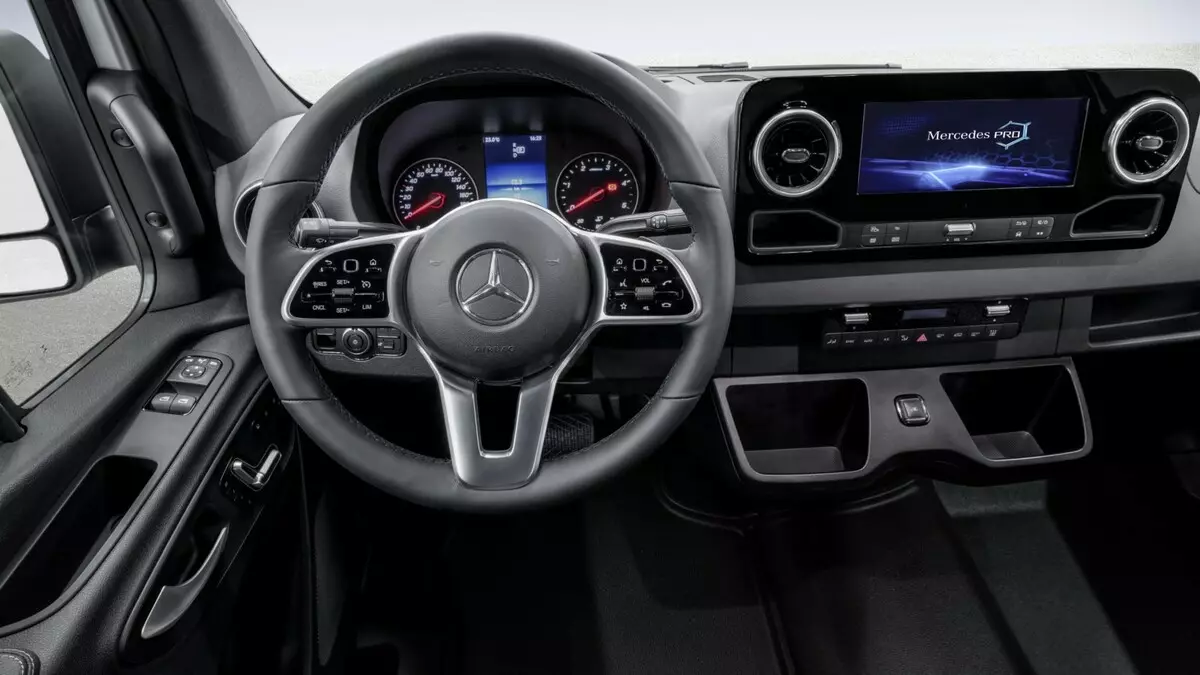 Mercedes-Benz hundurê sprintera nû nîşan da 38787_3