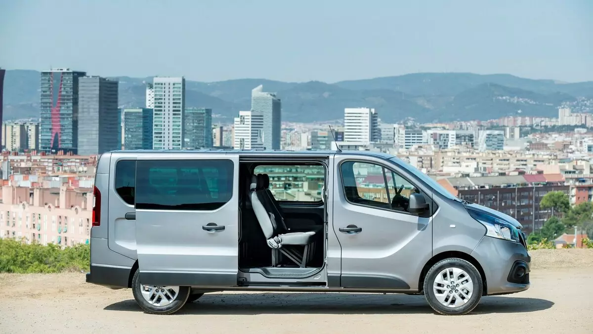 Nissan stellte einen neuen NV300 vor 38851_18