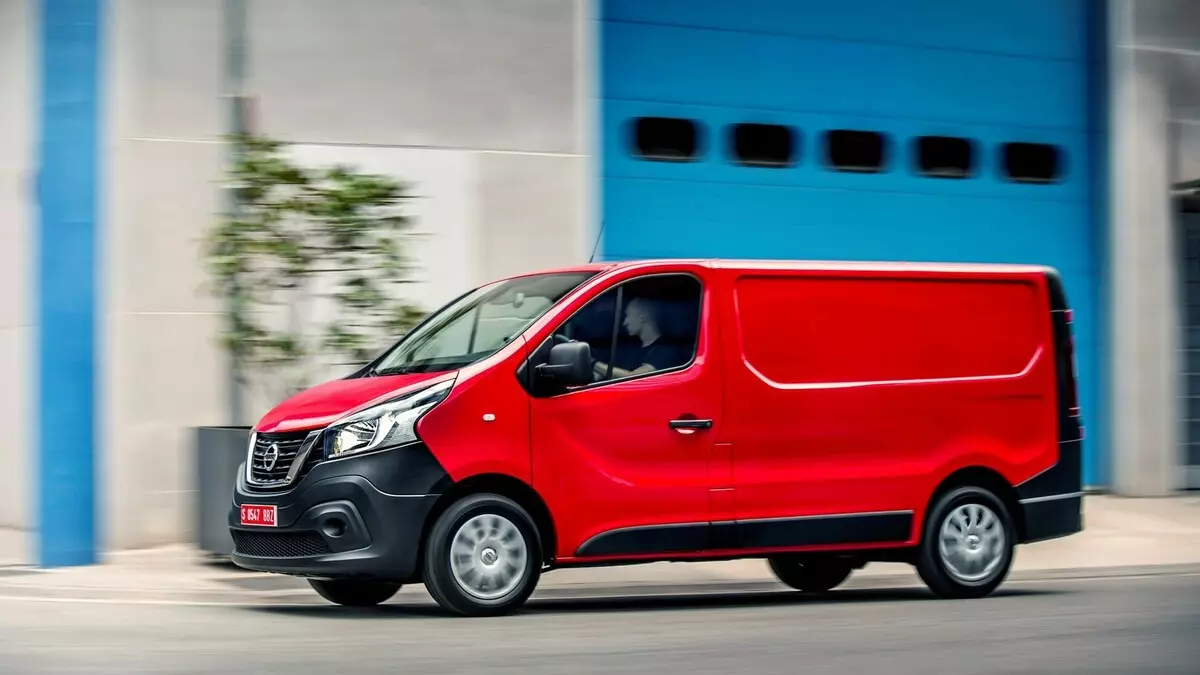 Nissan introduced a new NV300 38851_21