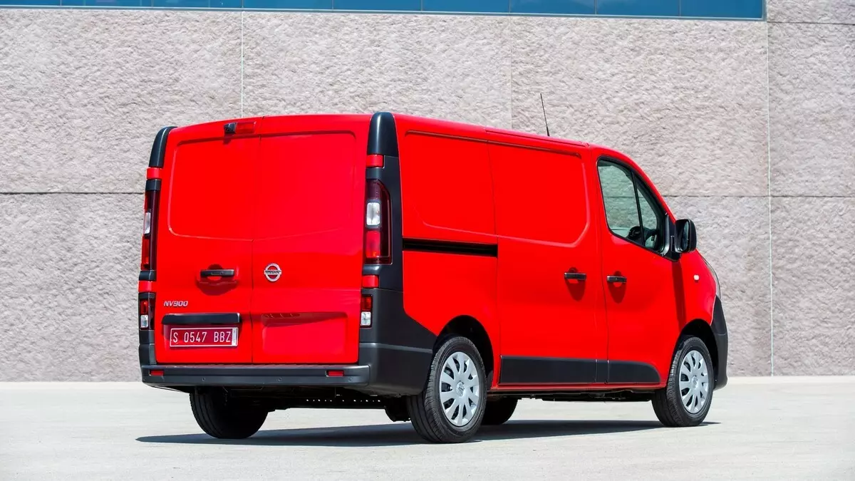 Nissan stellte einen neuen NV300 vor 38851_25