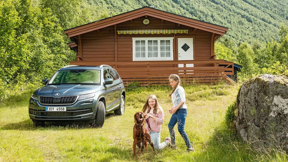 Skoda kodiaq waxaa laga heli karaa nooca toddobada dheer. Russia, isgoyska ayaa soo muuqan doonta xagaagii 2017