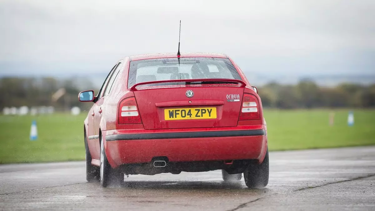 ஆக்டவியா மூத்த: அபிவிருத்தி வரலாறு மற்றும் ஜேர்மன் டிரெயில் škoda Octavia i 38917_15