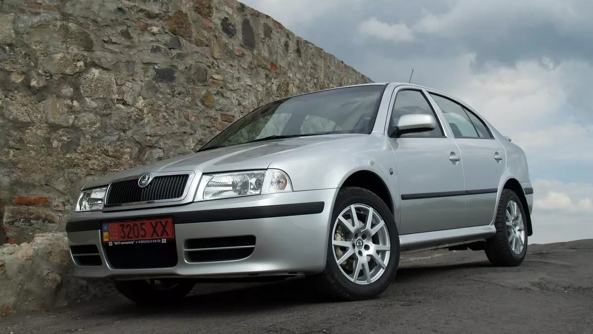 ஆக்டவியா மூத்த: அபிவிருத்தி வரலாறு மற்றும் ஜேர்மன் டிரெயில் škoda Octavia i 38917_16