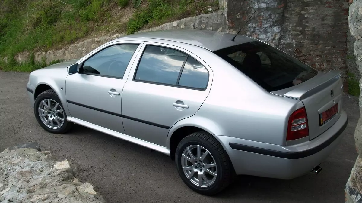 ஆக்டவியா மூத்த: அபிவிருத்தி வரலாறு மற்றும் ஜேர்மன் டிரெயில் škoda Octavia i 38917_17