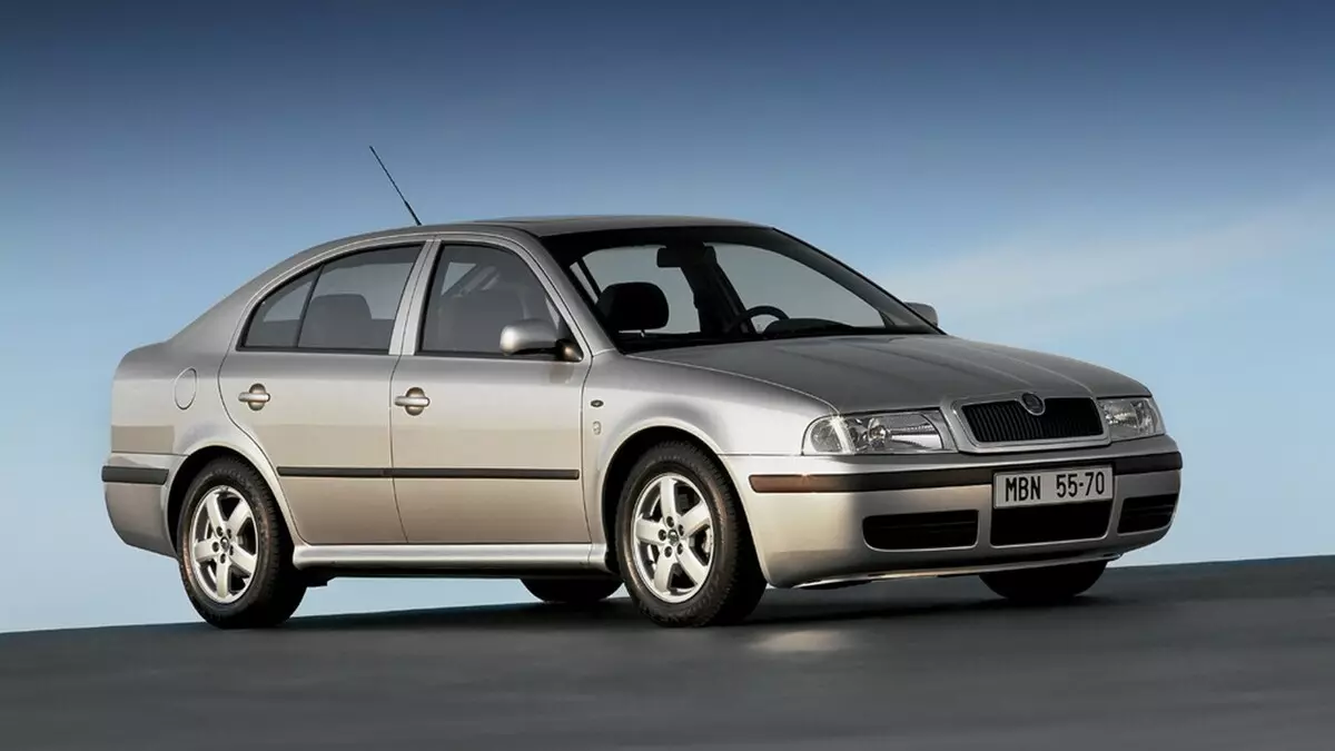 ஆக்டவியா மூத்த: அபிவிருத்தி வரலாறு மற்றும் ஜேர்மன் டிரெயில் škoda Octavia i 38917_9