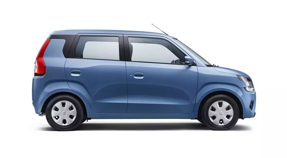 Hatch Suzuki đã thay đổi thế hệ: Nền tảng từ Swift, động cơ mạnh mẽ hơn và giá từ 390.000 rúp 38929_5