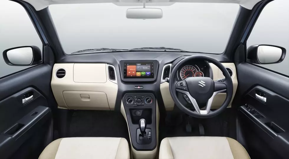 Hatch Suzuki Promijenio je generaciju: Platforma od brze, moćnijeg motora i cijena od 390.000 rubalja 38929_7