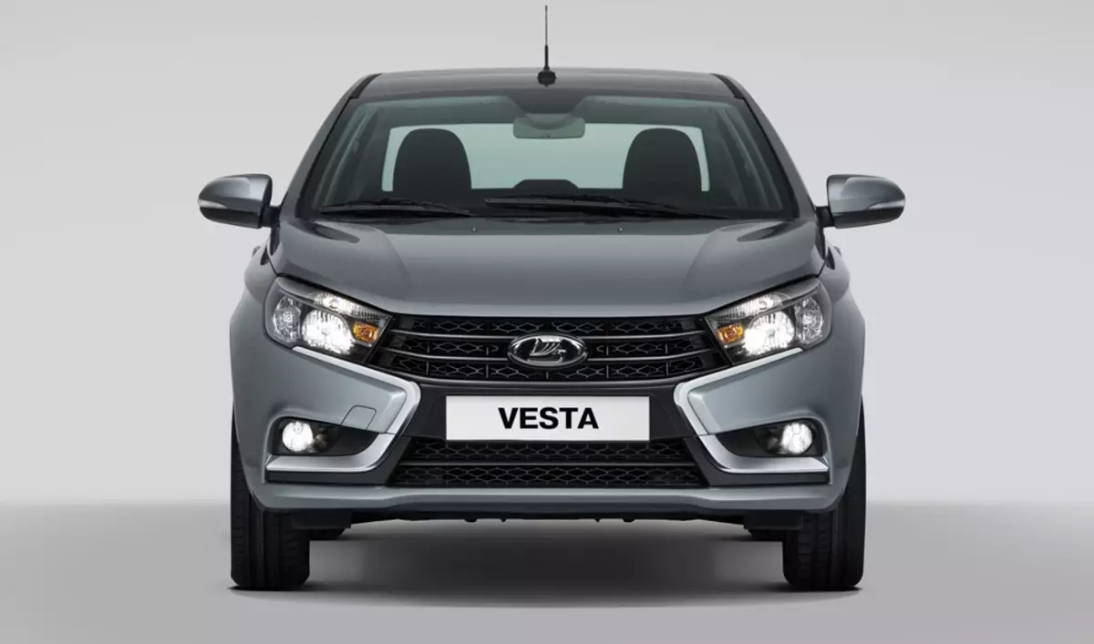 Lada_Vesta_Gray_exterior_003.jpg