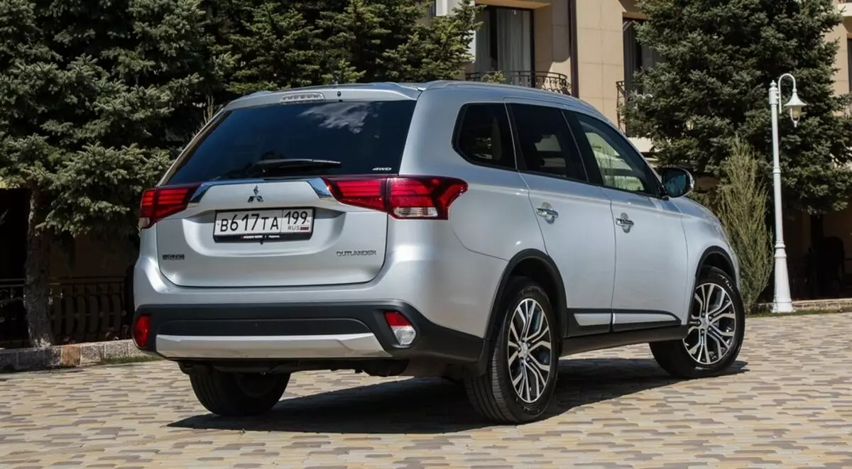 Mitsubishi fir-Russja: Updated Outlander u Diesel għall Pajero Sport 39364_2