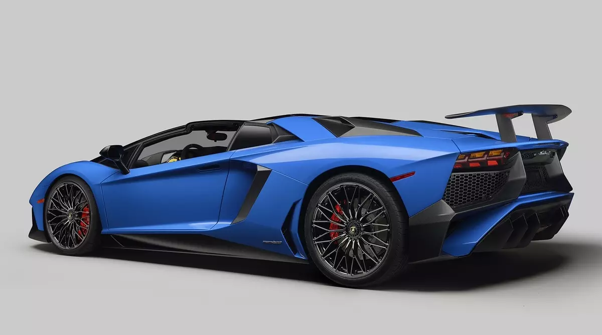 Lamborghini aventador ga-abụrụ nnyapụ 39518_3