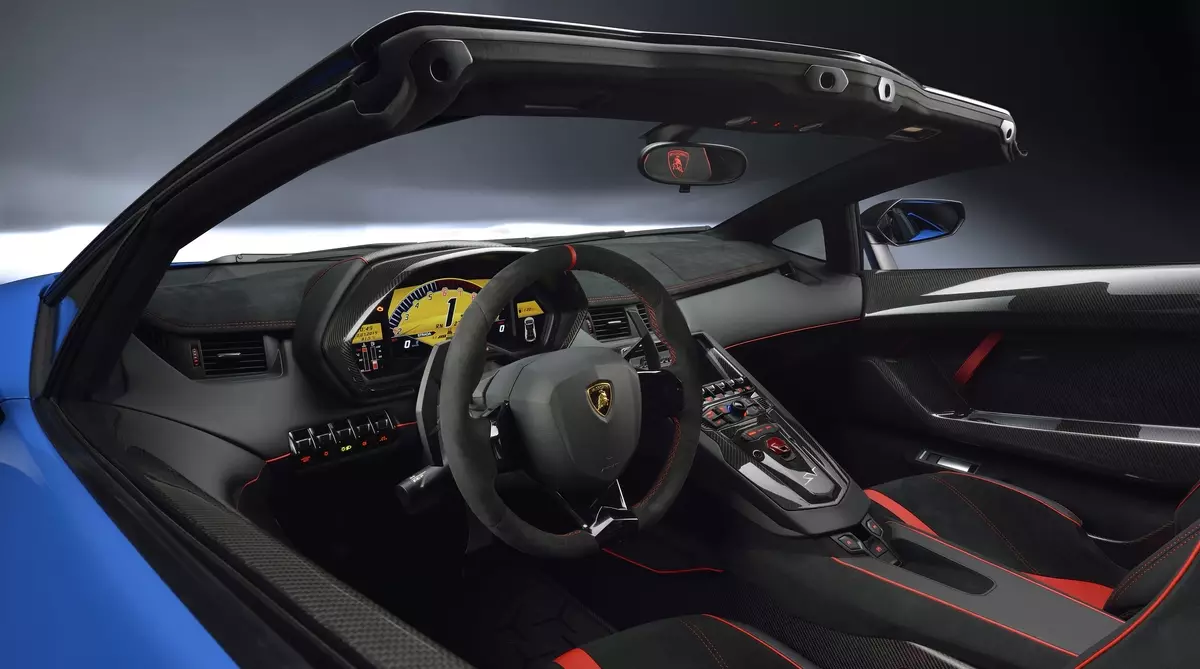 Lamborghini Aventador will remain all-wheel drive 39518_4