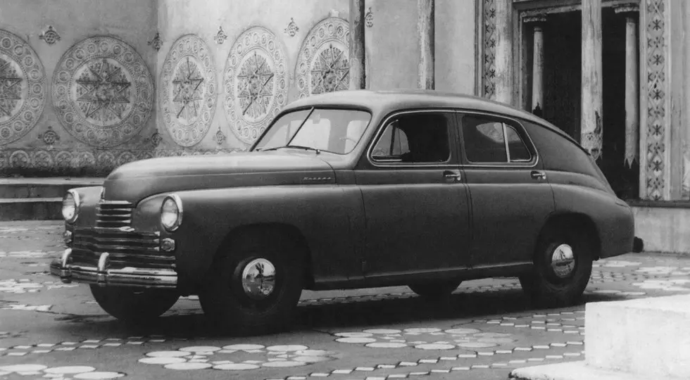 Gaz_m-20_pobeda_preserijnyj_1.