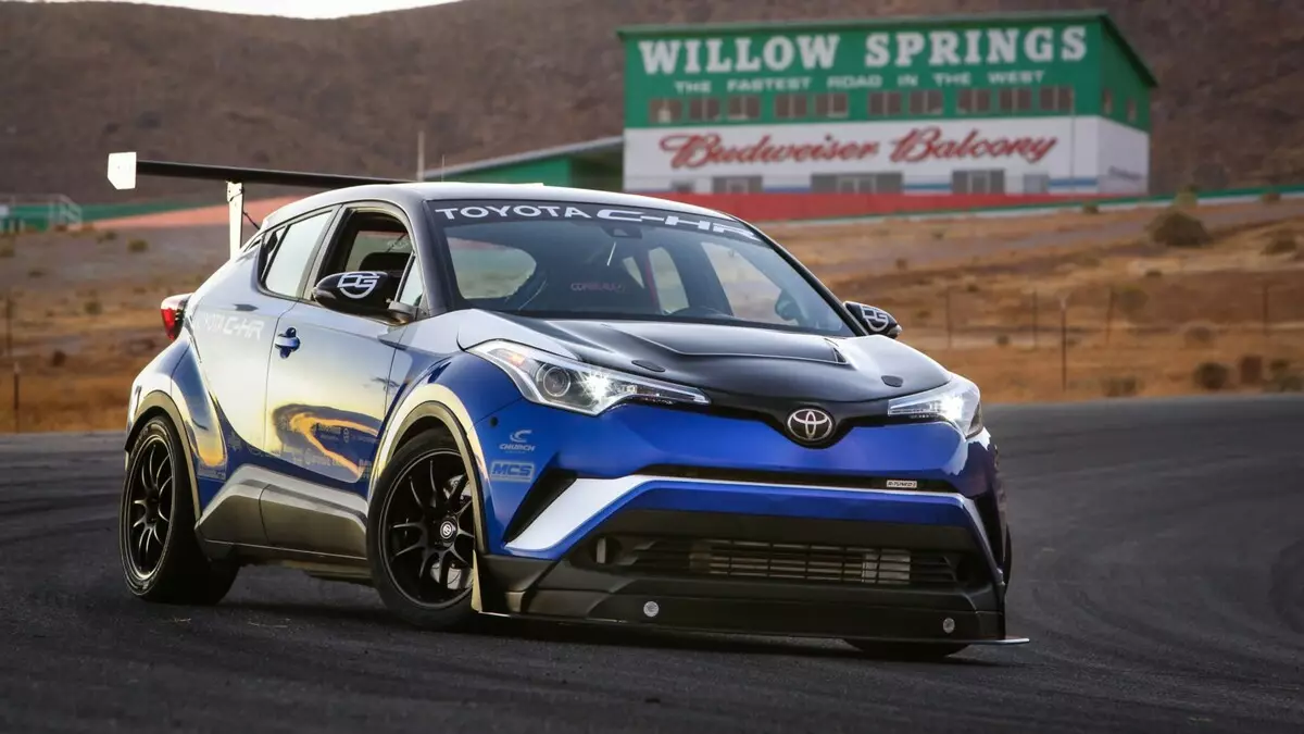 Toyota brachte eine Reihe von unerschütterten Autos in Sema 39711_3